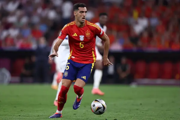 "Very Interested" - Journalist Claims Chelsea Have Joined Arsenal In £ ...